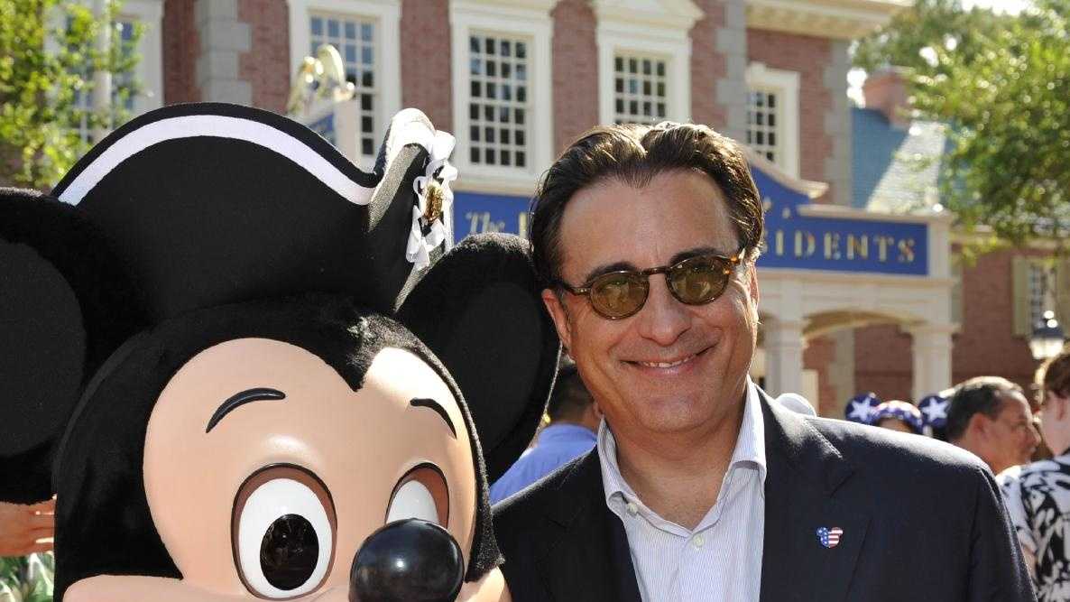 Photos: Celebs at Disney theme parks