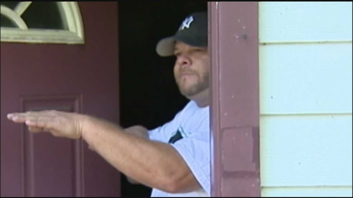 Police: Fake cop pulls man over for tailgating