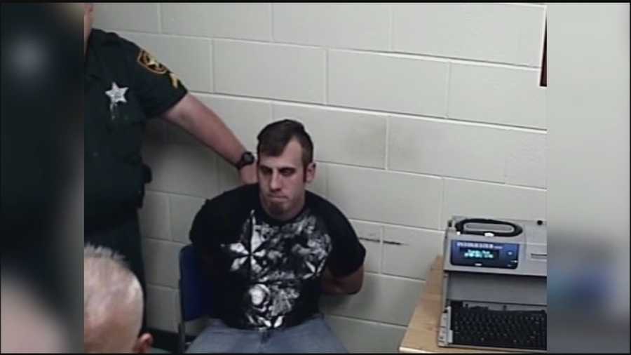 Corrections officer accused of hitting inmate takes plea deal