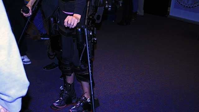 Photos: Exoskeleton bionic suit demonstrated at Otronicon