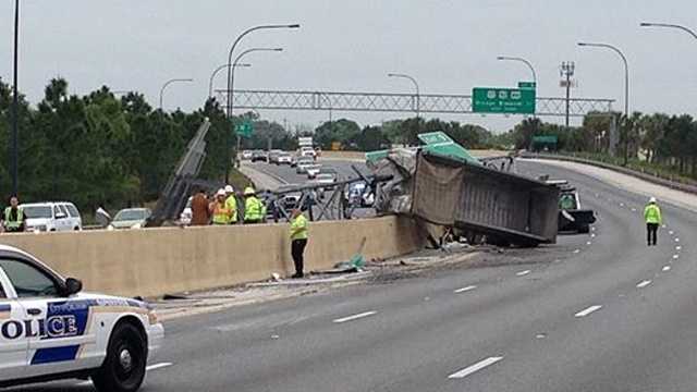 S.R. 408 reopens after big rig hit highway sign