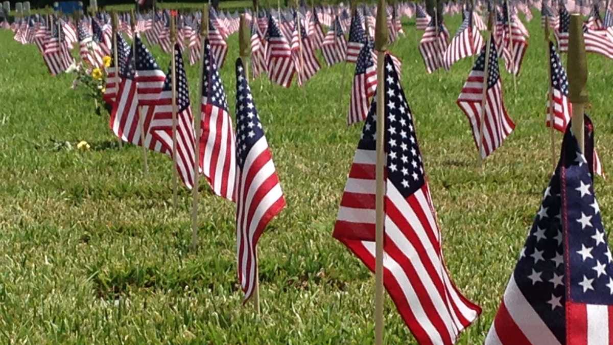 Images: All graves have flags at Florida National Cemetery