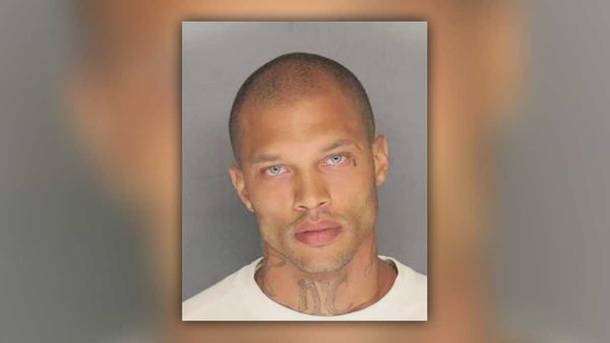 'Hot felon' mug shot goes viral after arrest