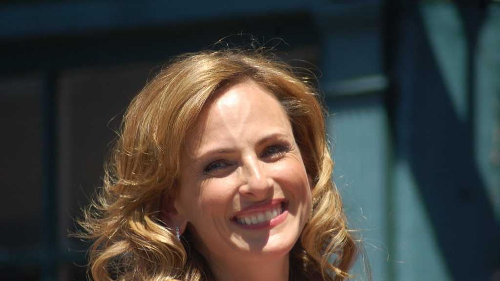 List of celebrity narrators for Disney's Candlelight Processional