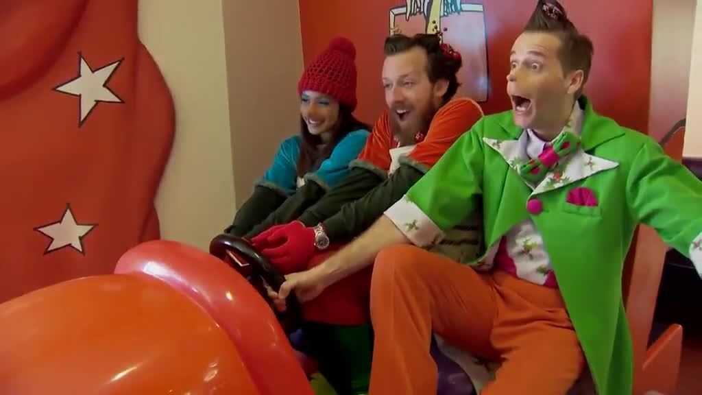 Kayla transforms into Kayla Sue Who at Universal Orlando Resort