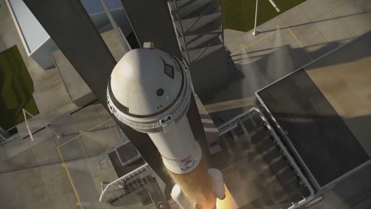 Boeing expands operations, names space shuttle replacement