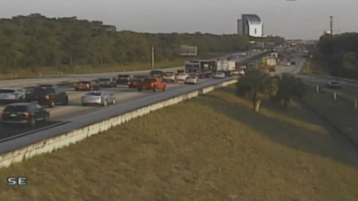 10-vehicle crash snarls traffic on I-4 in Seminole County