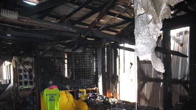 Fire tears through flea market in Daytona Beach