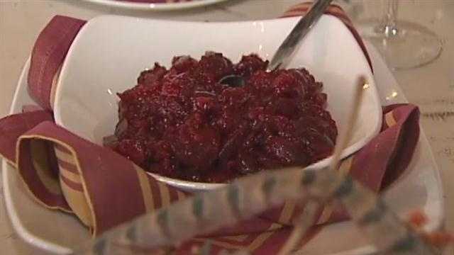Cranberry-grape relish with roasted walnuts