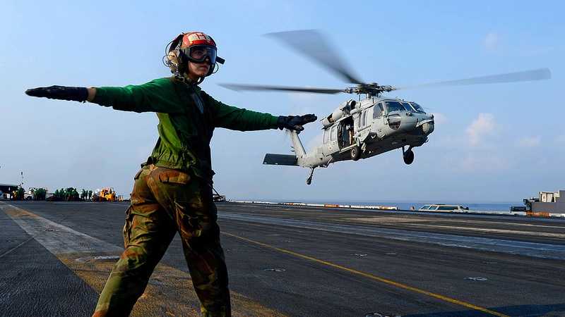 25 amazing shots from the U.S. Navy