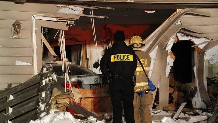 Car slams into Manheim Township home