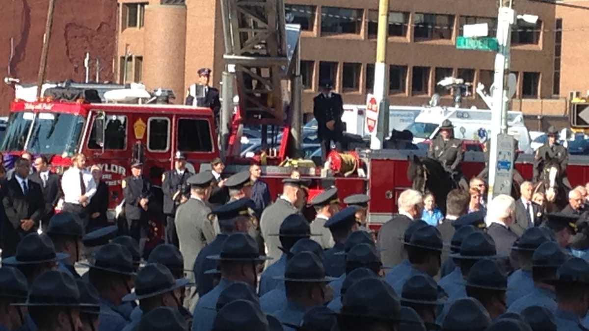 Images from state trooper funeral
