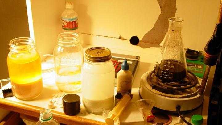 What does the inside of a meth lab look like?