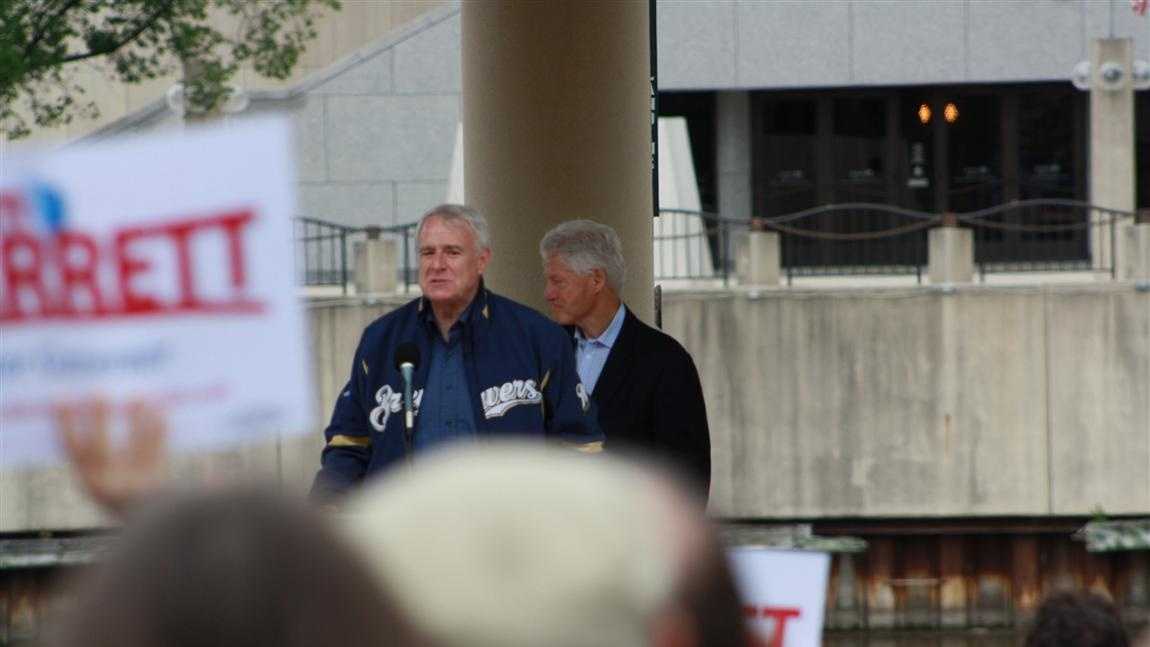 Photos: Big names rally for Barrett, Walker