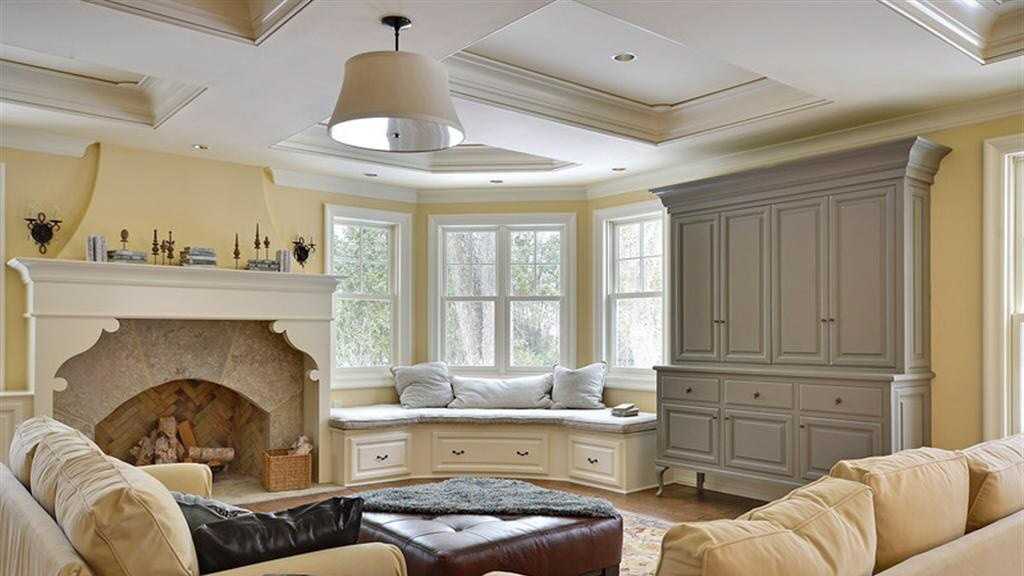 Take a look inside this Fox Point manor home