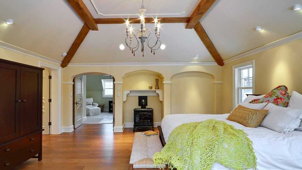Take a look inside this Fox Point manor home