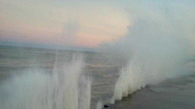 WEBCAMS: Watch Lake Michigan waves