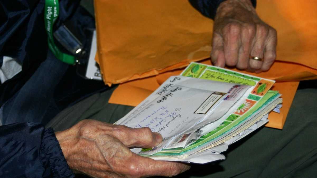 Images: Mail Call! Vets get letters from home