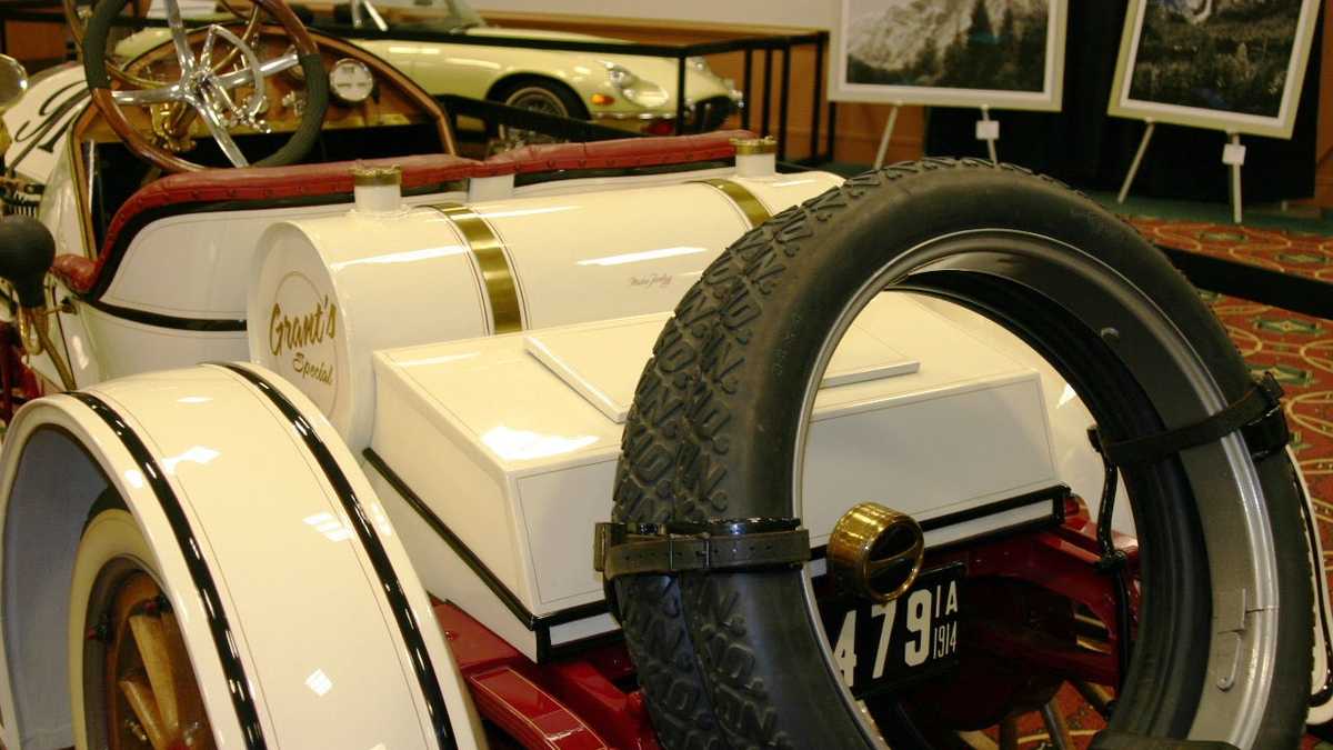 Vintage car contest winners at auto show