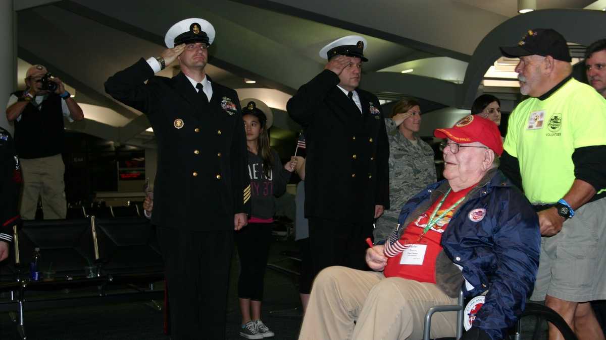 View pics from Honor Flight homecoming