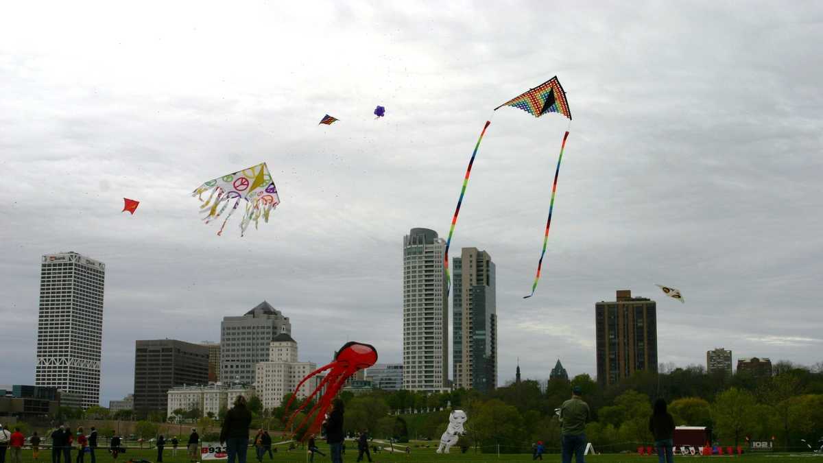 Photos: Kite festival at Milwaukee's lakefront