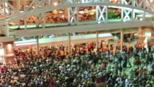 Massive crowds force Summerfest to open gates