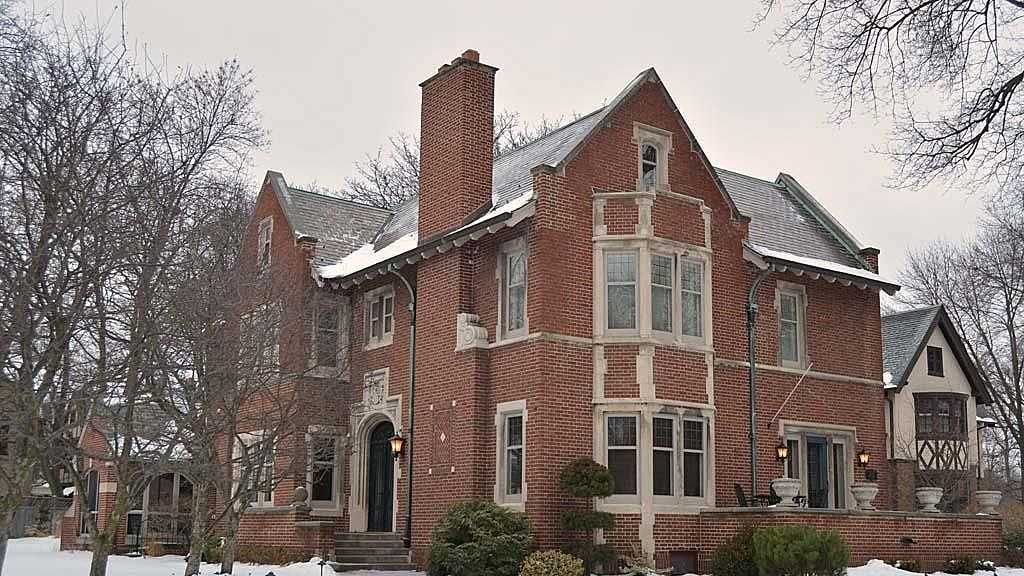 Take a look inside this historic Milwaukee mansion