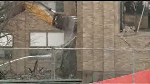 Demolition of school gym begins in Racine
