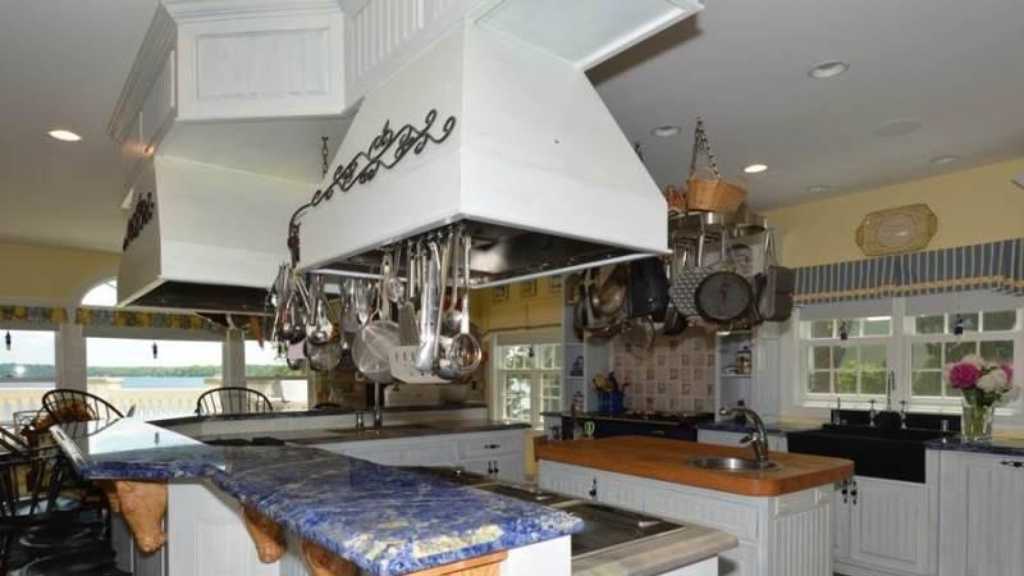 Check out an original Pabst family lakefront estate