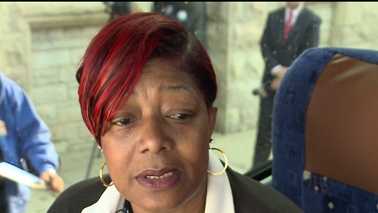 Dontre Hamilton's mom to speak at Democratic convention