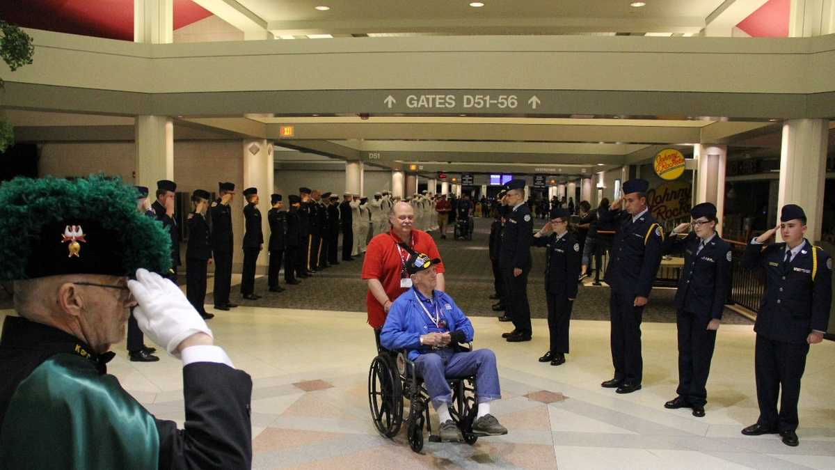 Photos: Honor Flight returns-Thank you for your service