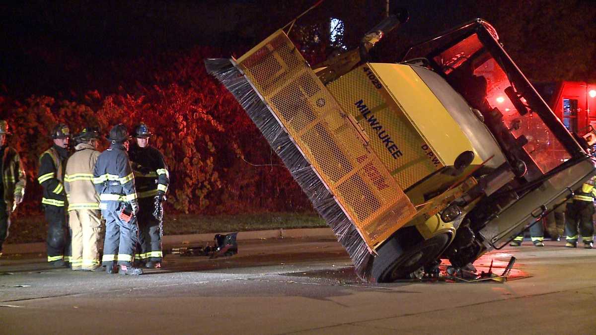 Look at how this street sweeper tipped over!