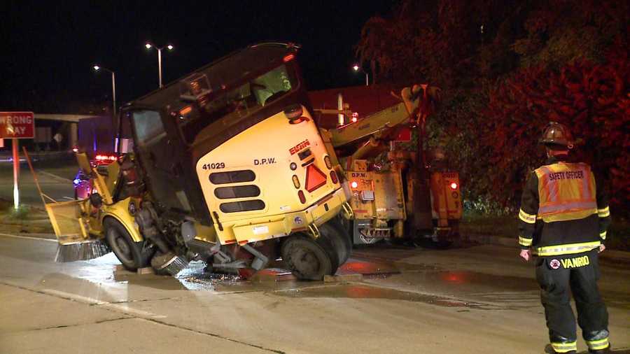Look at how this street sweeper tipped over!