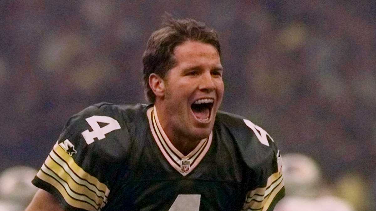 Packers QB makes NFL Hall of Fame on first ballot