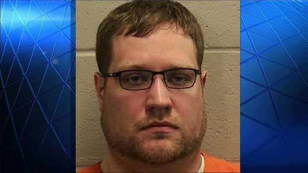 Pastor charged with child enticement in Oshkosh
