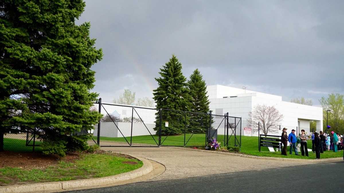Paisley Park, home of Prince, opens for public tours Oct. 6