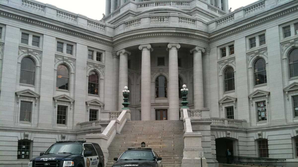 Wisconsin Capitol doors opened for first time since 2001