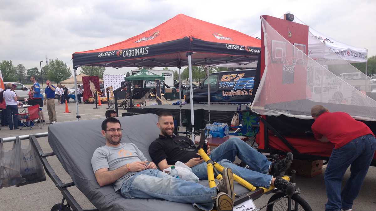 Images: Great Bed Races take over Broadbent Arena
