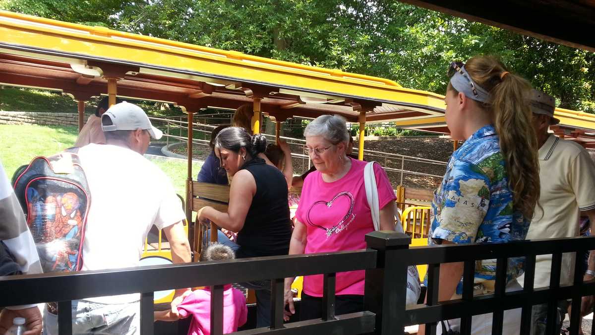Louisville Zoo reopens train ride 4 years after crash