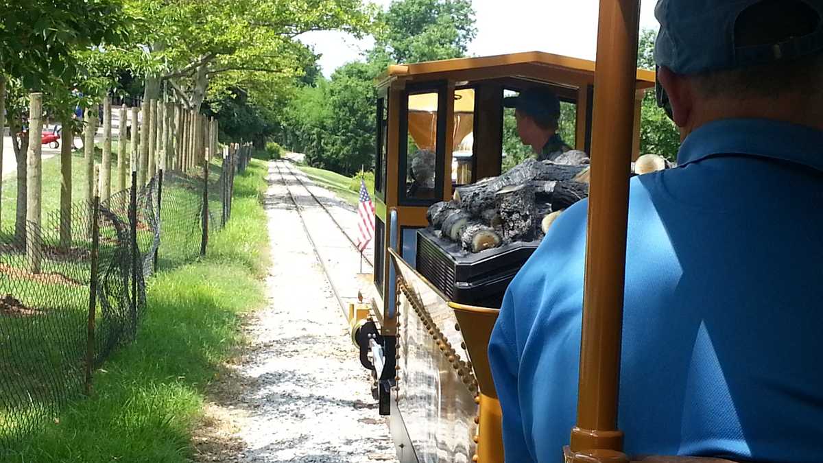 Louisville Zoo reopens train ride 4 years after crash