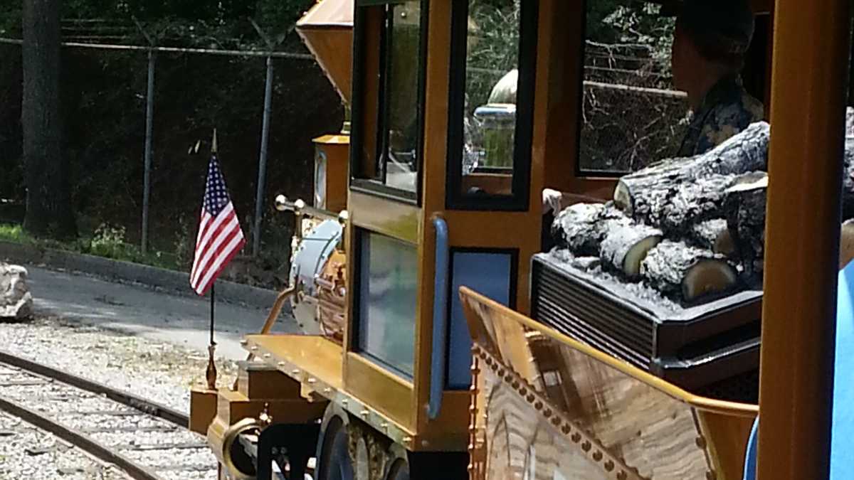 Louisville Zoo reopens train ride 4 years after crash