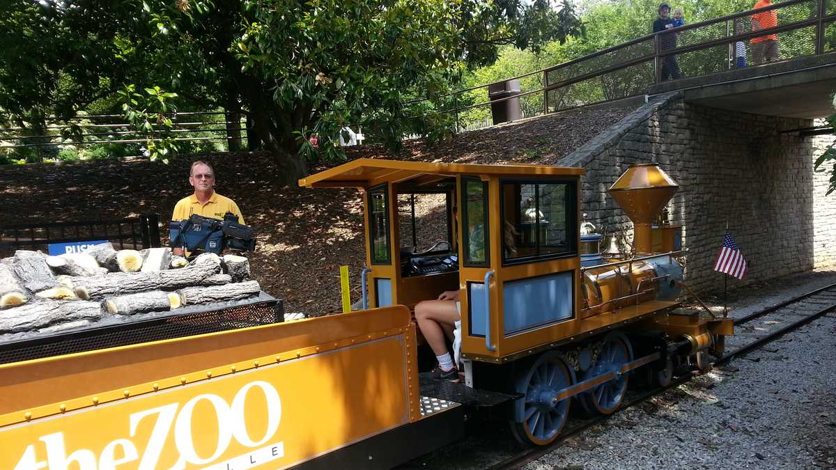 Louisville Zoo reopens train ride 4 years after crash