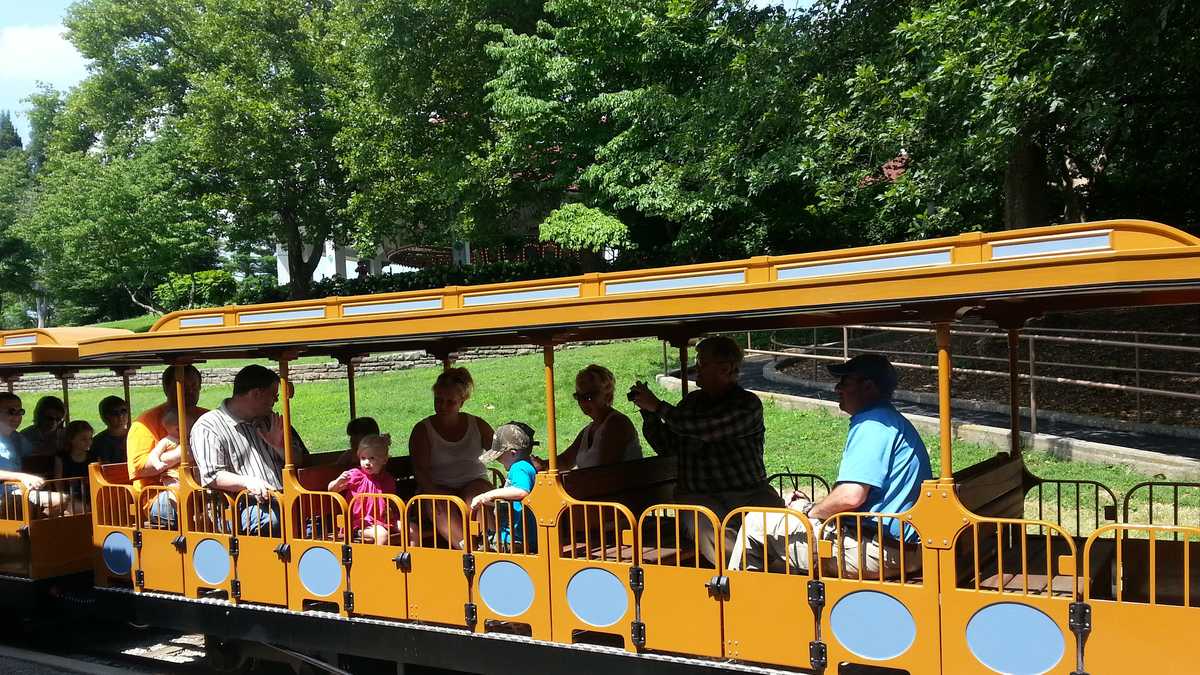 Louisville Zoo reopens train ride 4 years after crash