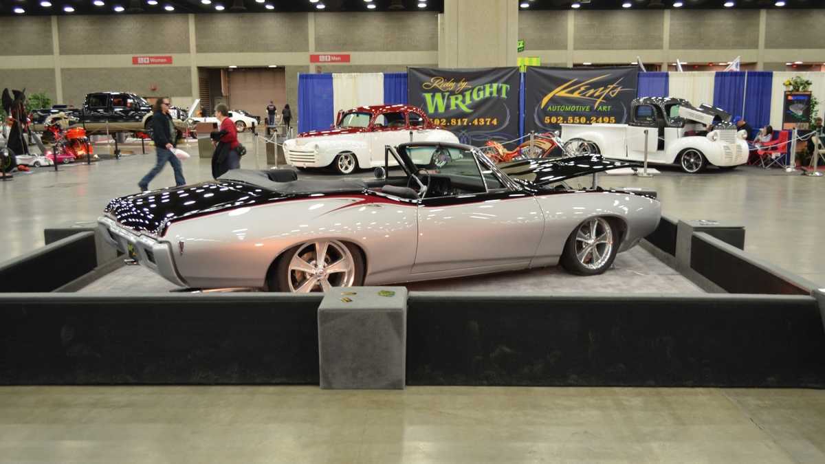 Images: 2014 Carl Casper Custom Car Show