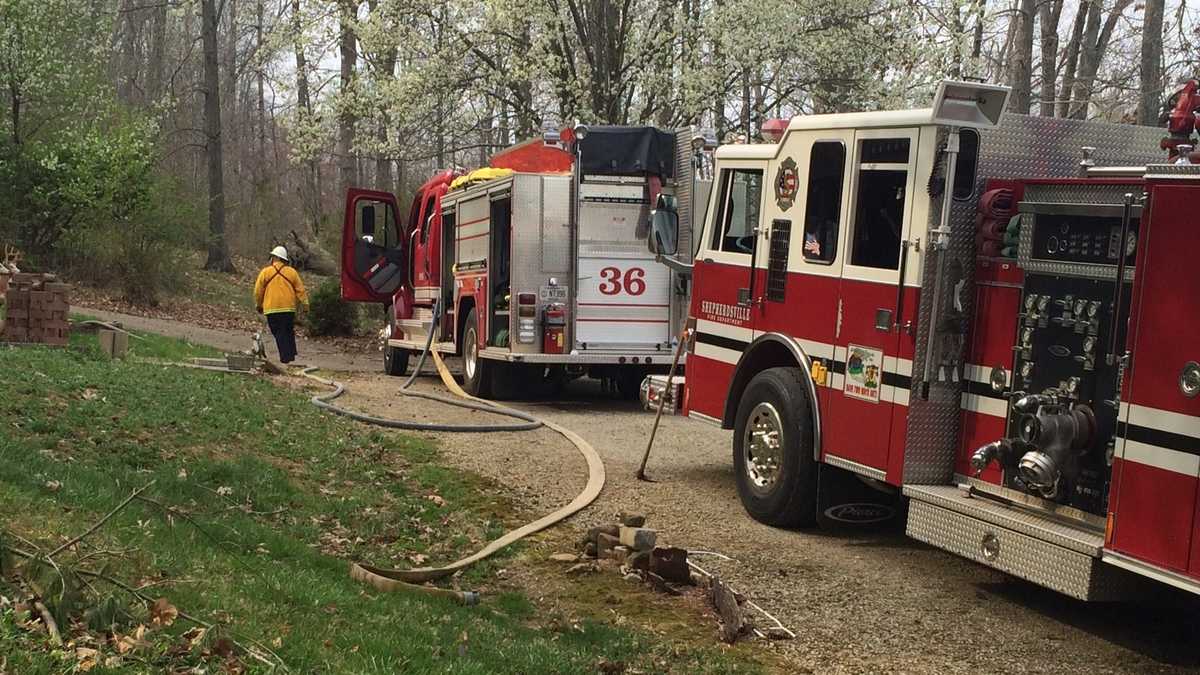 Images: Field fire breaks out in Bullitt County