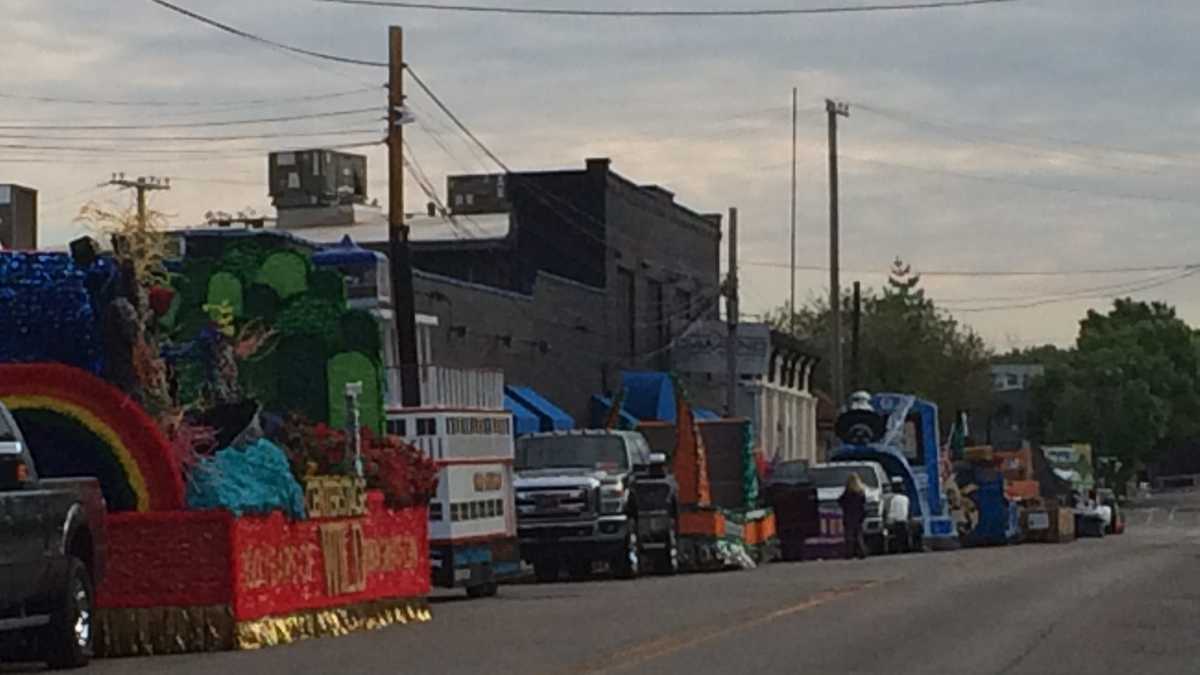 Images: Pegasus Parade floats begin lining up