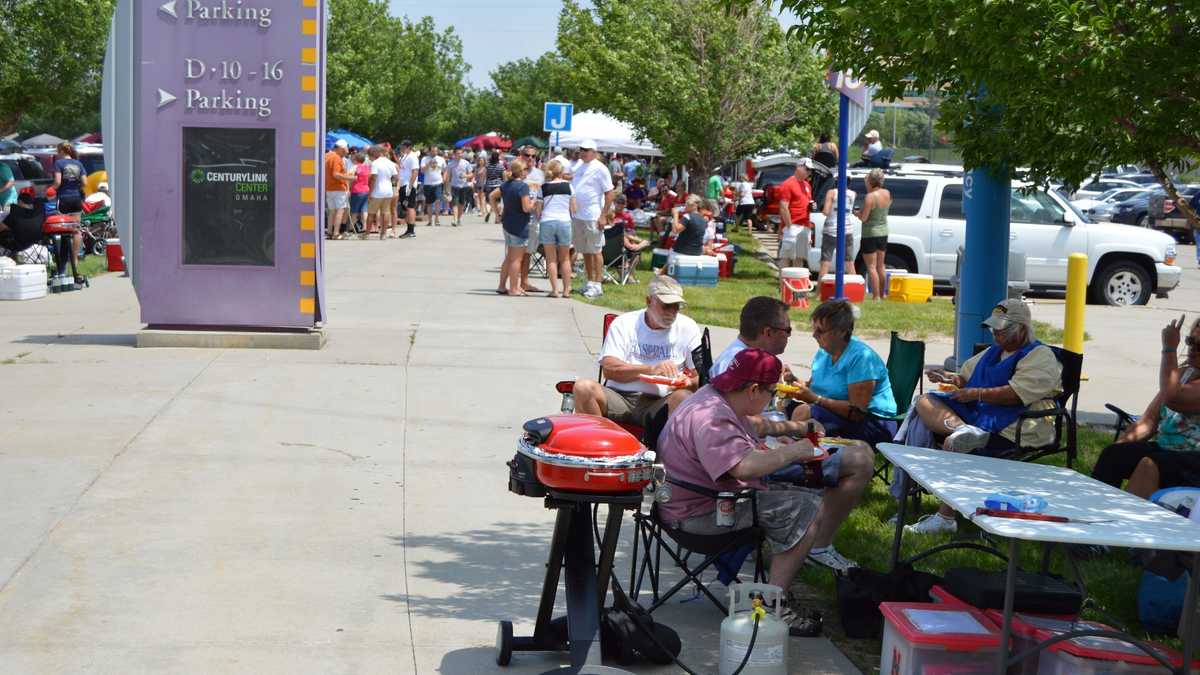 Images: Louisville baseball fans tailgate before College World Series ...