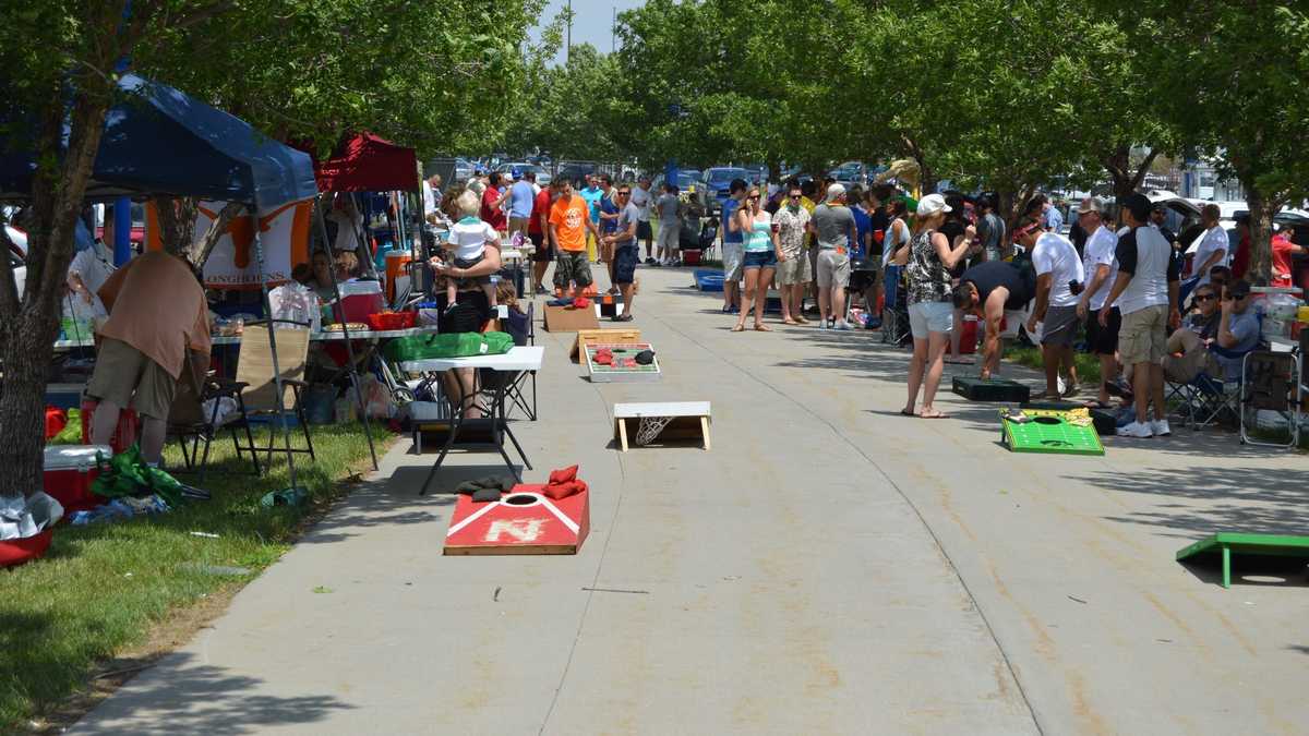 Images: Louisville baseball fans tailgate before College World Series ...