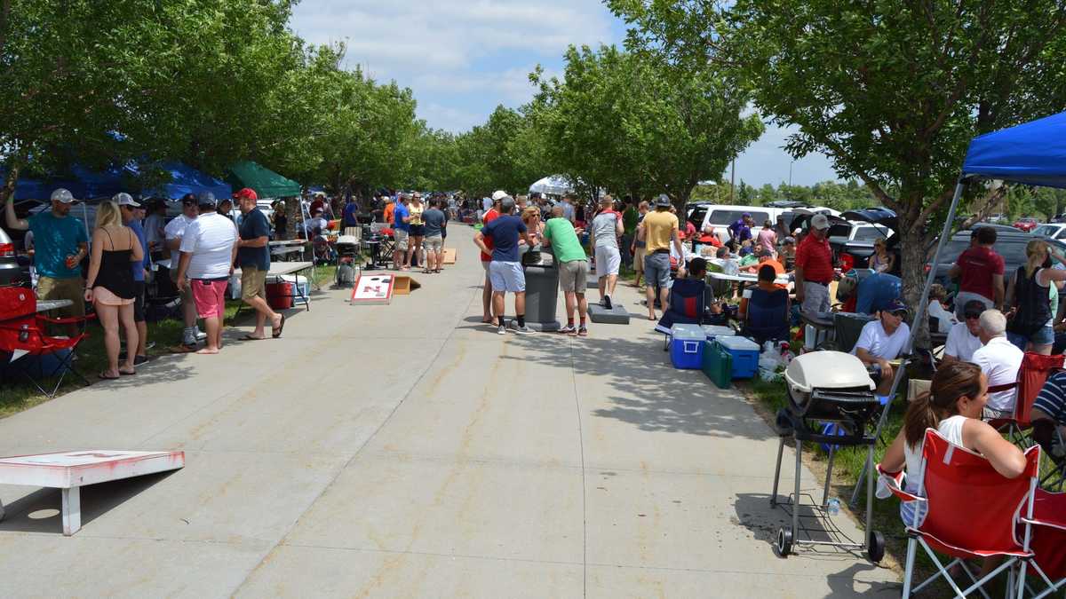 Images: Louisville baseball fans tailgate before College World Series ...