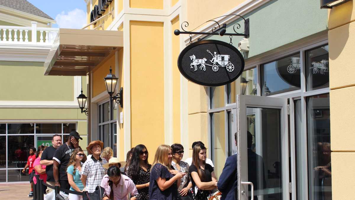 Images: Outlet Shoppes of the Bluegrass grand opening